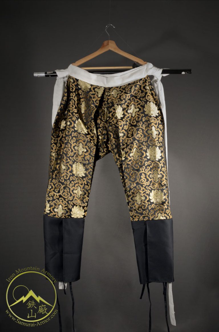 Traditional Tattsuke-Bakama (Samurai Pants) 01